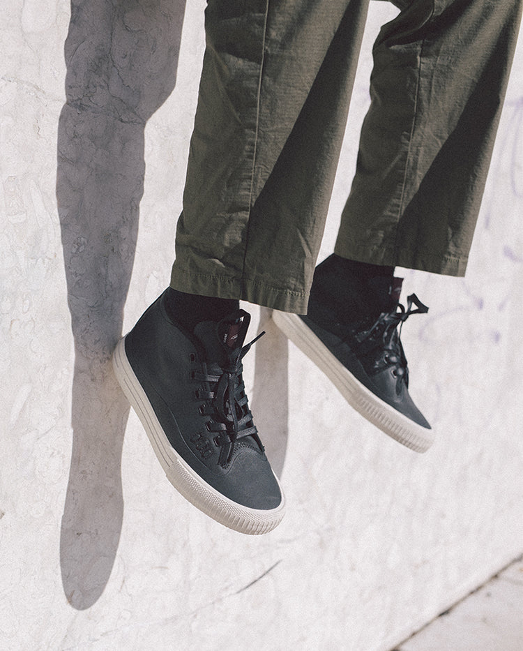 Gillette Mid - Black/Cream | Globe AU – Globe Brand